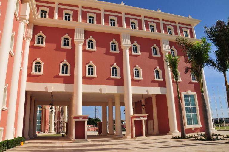 Edifício Sede da Assembleia Nacional de Angola em Luanda - Teixeira ...