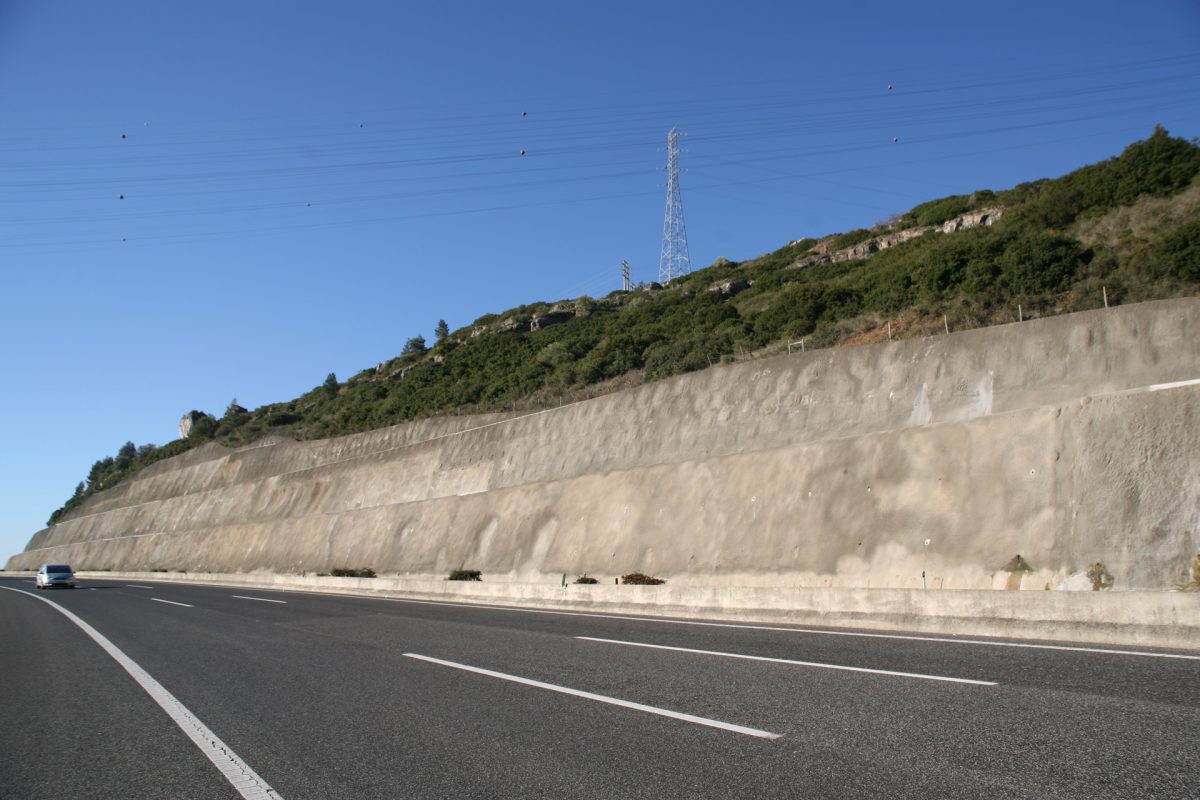 Estabilização de Taludes de Escavação na A9 CREL - Teixeira Duarte ...